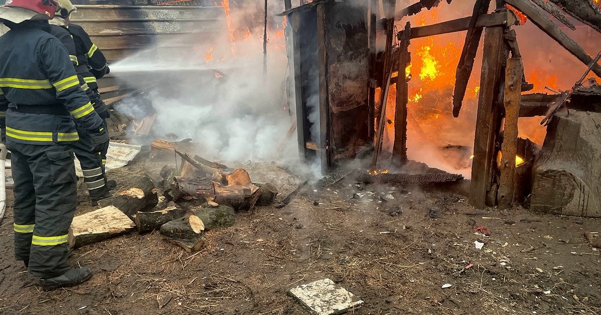 Вогнеборці розповіли про пожежу, яку вчора гасили — PMG.ua
