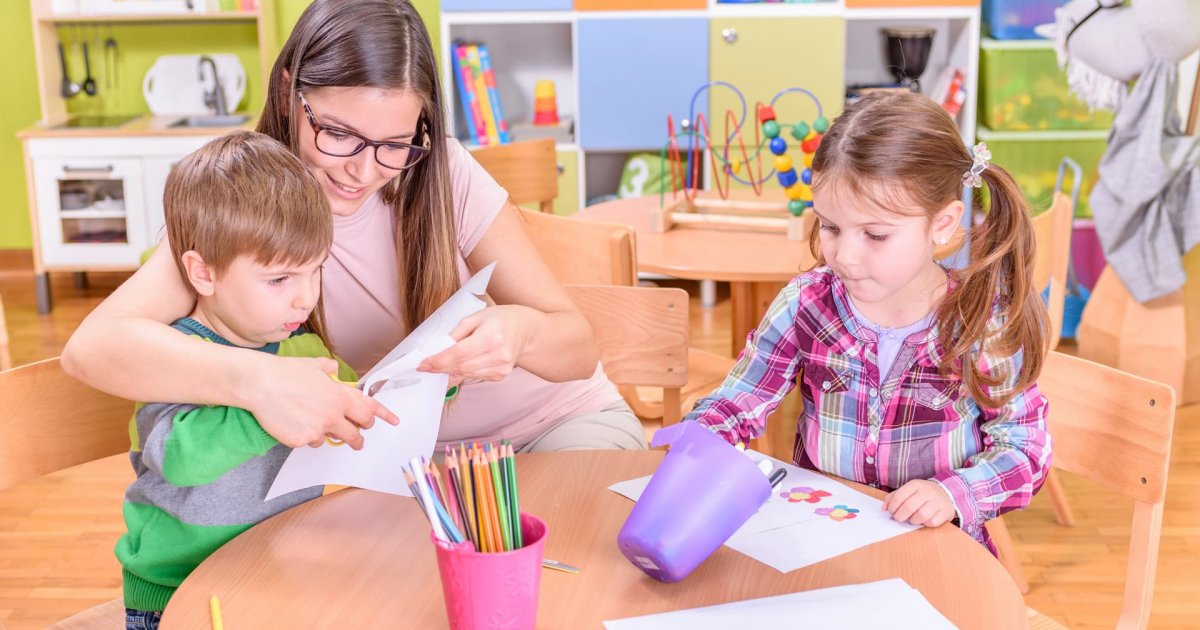 28 вересня відзначатимуть свято — День вихователя 2025 — PMG.ua