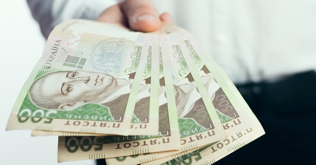 Українцям продовжать надавати виплати: хто отримає 6500 гривень допомоги — PMG.ua