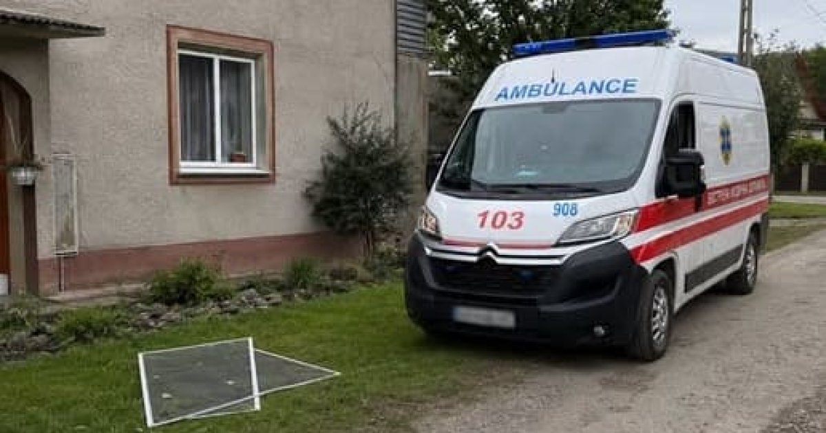 На Мукачивщині дитина випала з вікна разом із москітною сіткою — PMG.ua