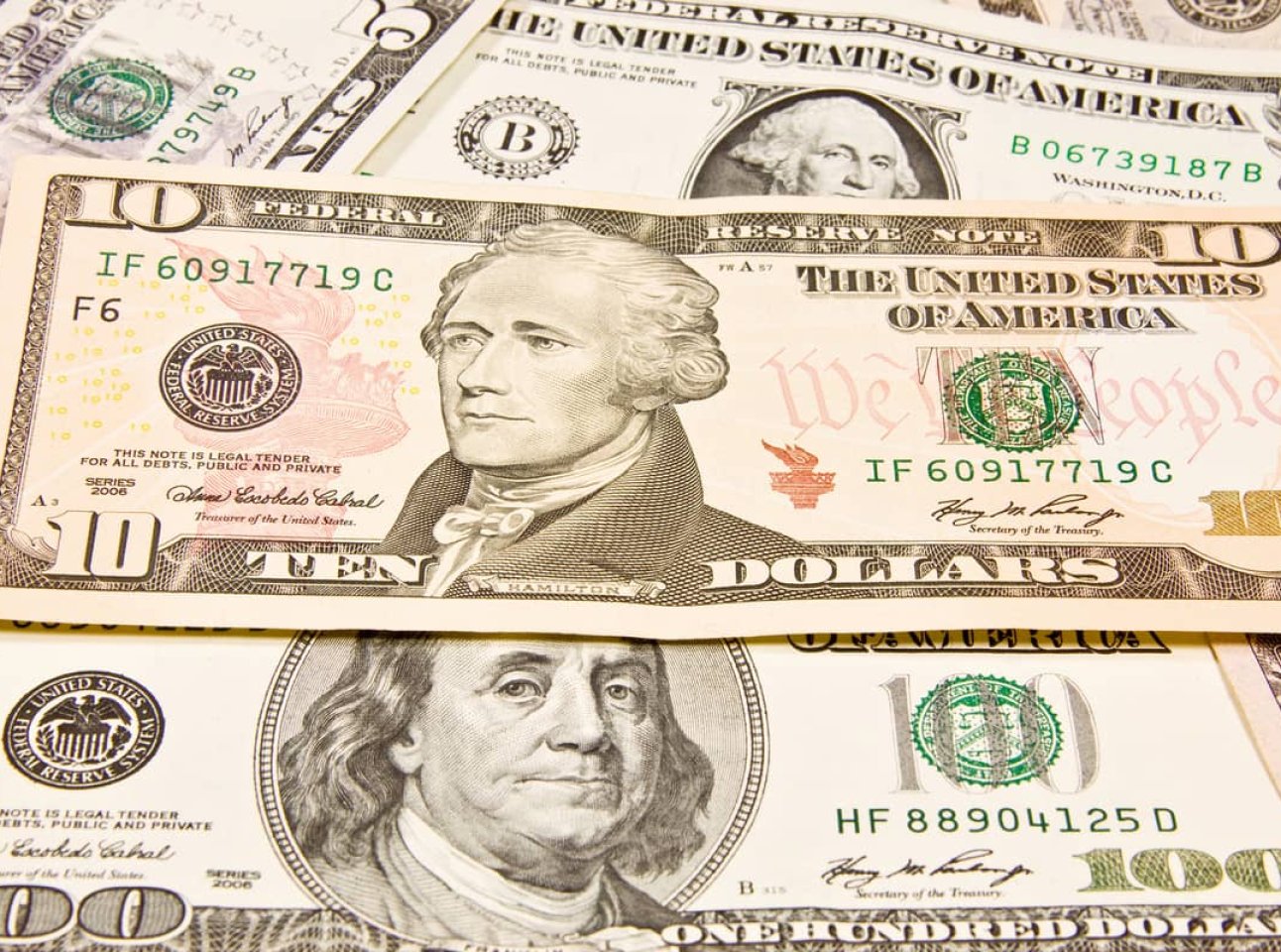 З 2026 року таких доларів більше не буде: чи потрібно швидко міняти старі гроші — PMG.ua